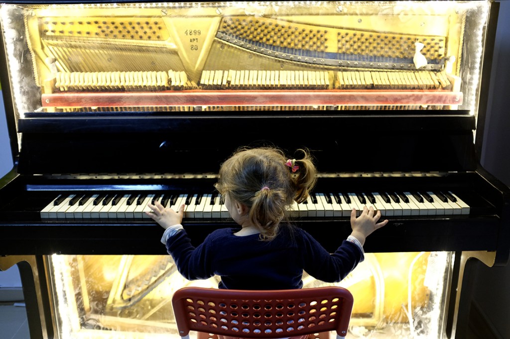 HOW TO GROW YOUR CHILD’S BRAIN WITH MUSIC – Creative Parenting