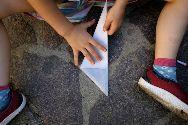 Super Easy, Fast and Fun DIY Origami Paper Kite That Really Flies ...